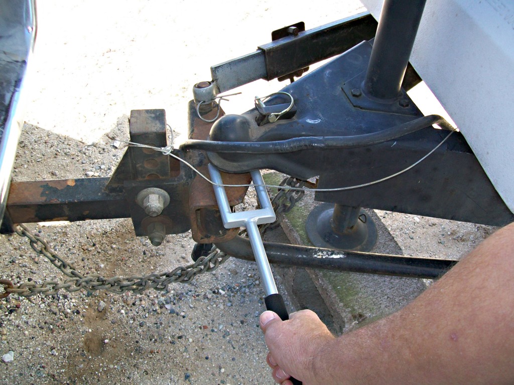 The Jimmy Lever – Trailer Hitch Tool - THE JIMMY LEVER