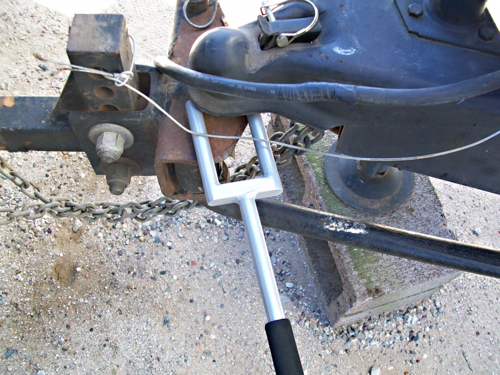 THE JIMMY LEVER - TRAILER HITCH TOOL
